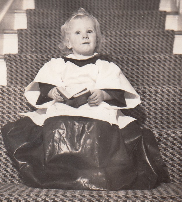 MEET 1939 CRADLE BABY AND 'TRAVELING NANA' BETSY BERRY - Cradle